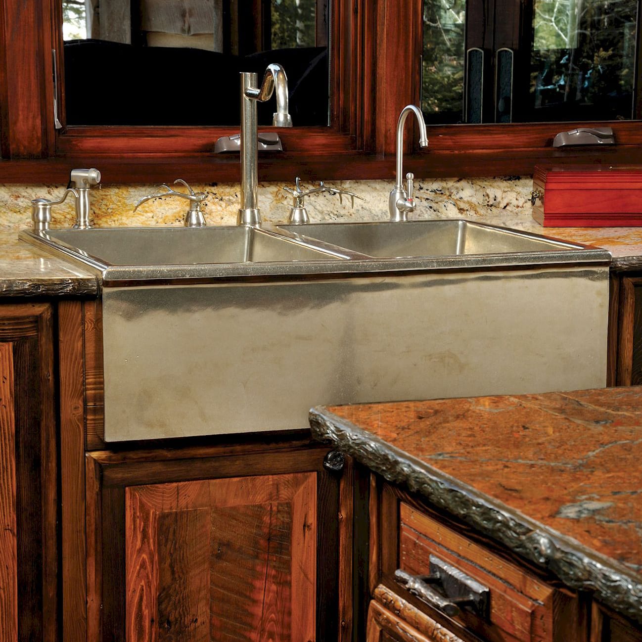 Undermount vs Farmhouse Sink - Which One to Go For? | RMH Blog